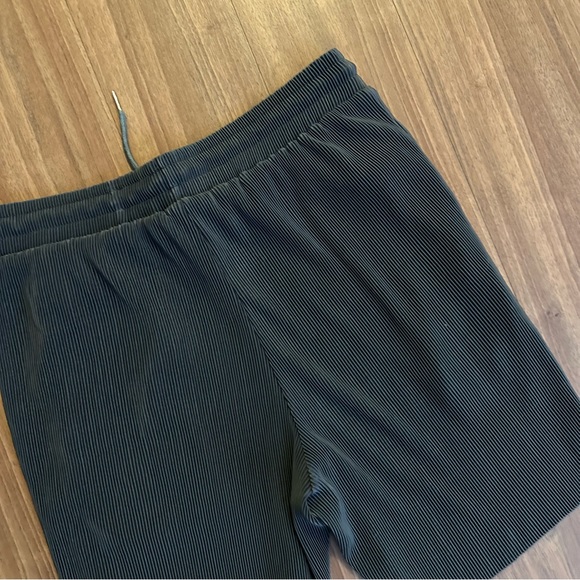 SHEIN | Shorts | Mens Textured Short Pants | Poshmark